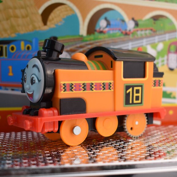 Thomas & Friends | Toys | Nia 8 Trackmaster Orange Motorized Engine ...